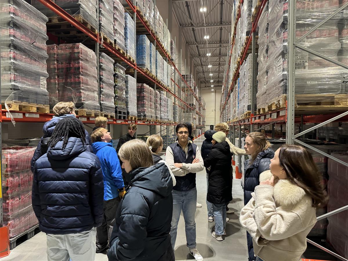 Markedsføringselever på besøk hos Rema Distribusjon i Bjerkvik - Narvik vgs